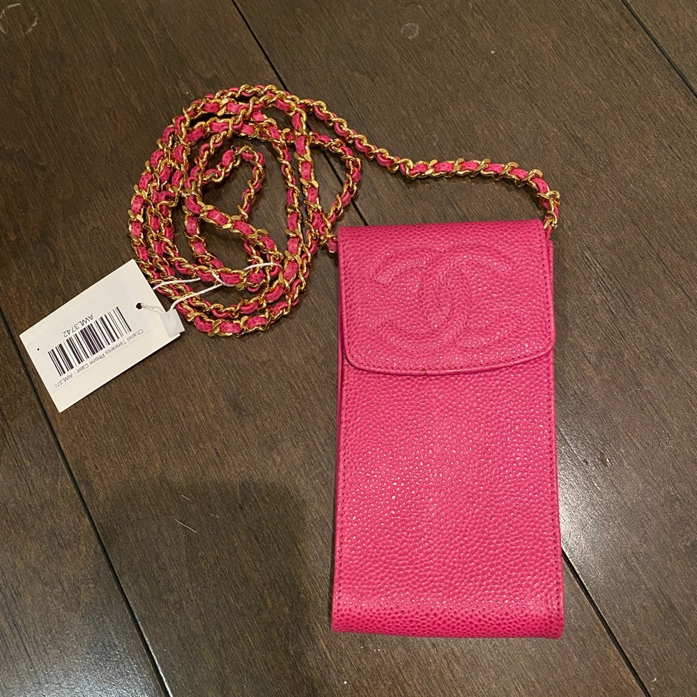 100% Auth. Vintage Chanel Phone Case With Chain - Gem